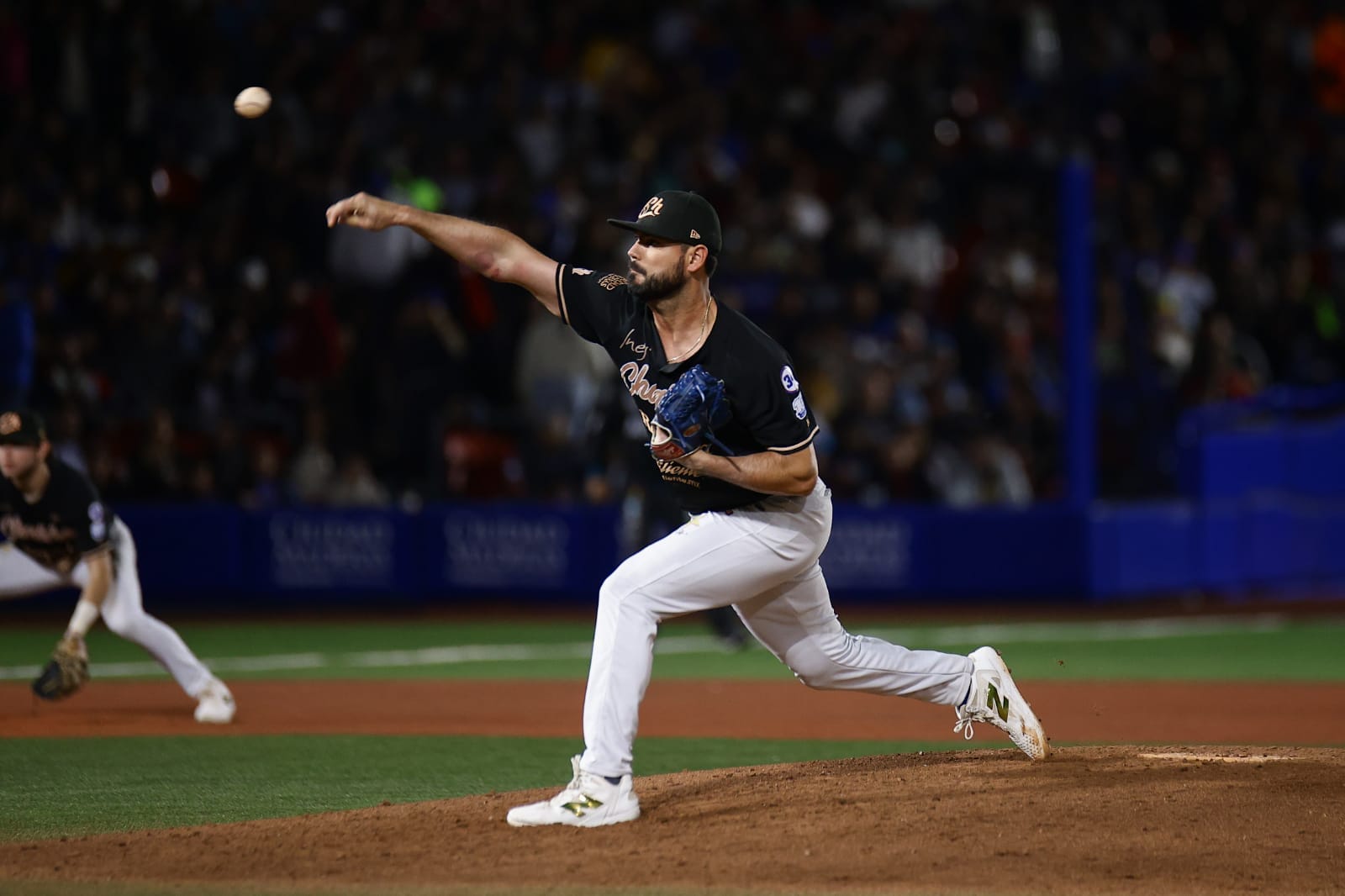 MARIO MEZA SE APUNTÓ EL “HOLD” Y ESTÁ A UN JUEGO DE LA FINAL EN EL PACÍFICO. CONOCE LO MÁS ...